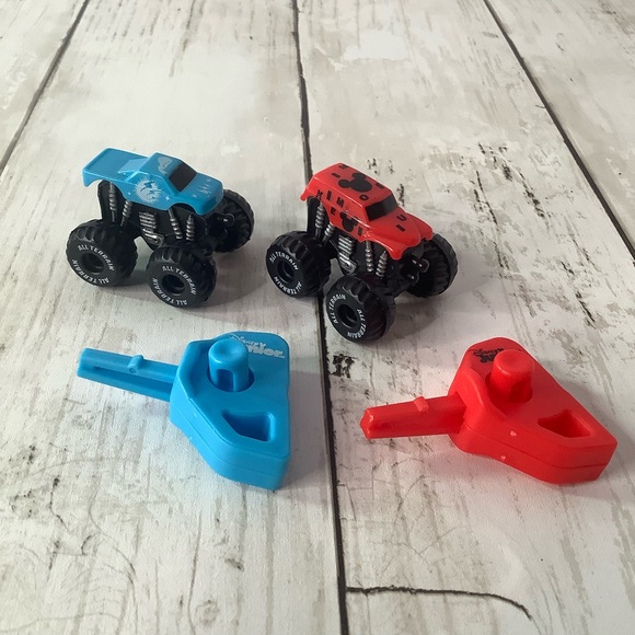 Disney | Toys | Mickey Mouse Micro Key Launchers Mini Launching Toy ...